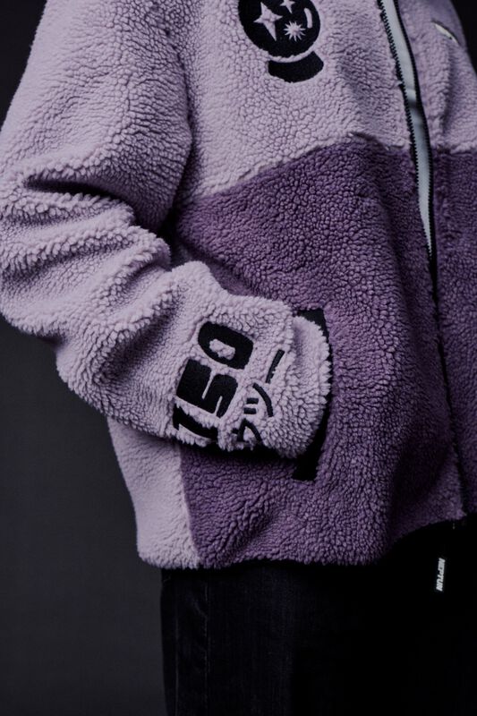 Mewtwo - Oversized | Pokémon Mid-Season Jackets | EMP