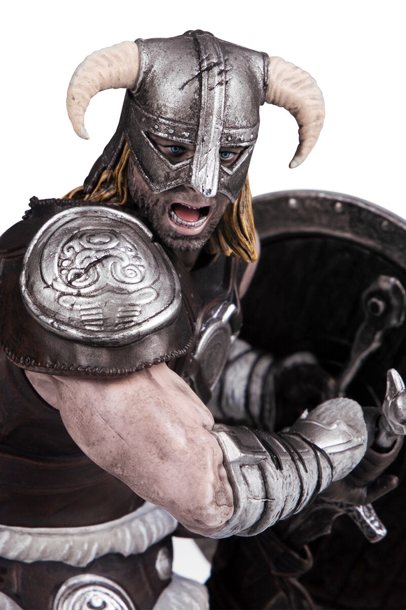 V - Skyrim - Dragonborn | The Elder Scrolls Statue | EMP